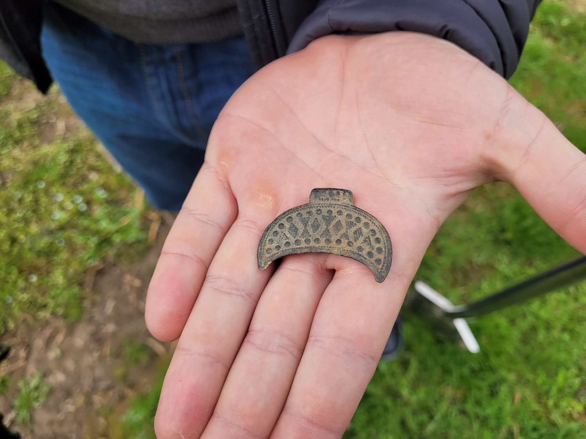 Lunula – słowiańska ozdoba znaleziona w świętokrzyskim (GALERIA ...